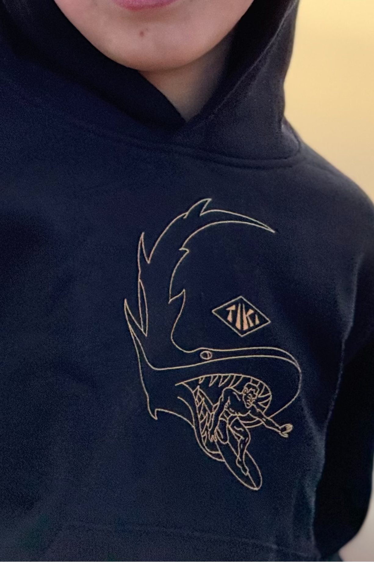 Tiki Shark Mini Hood Black